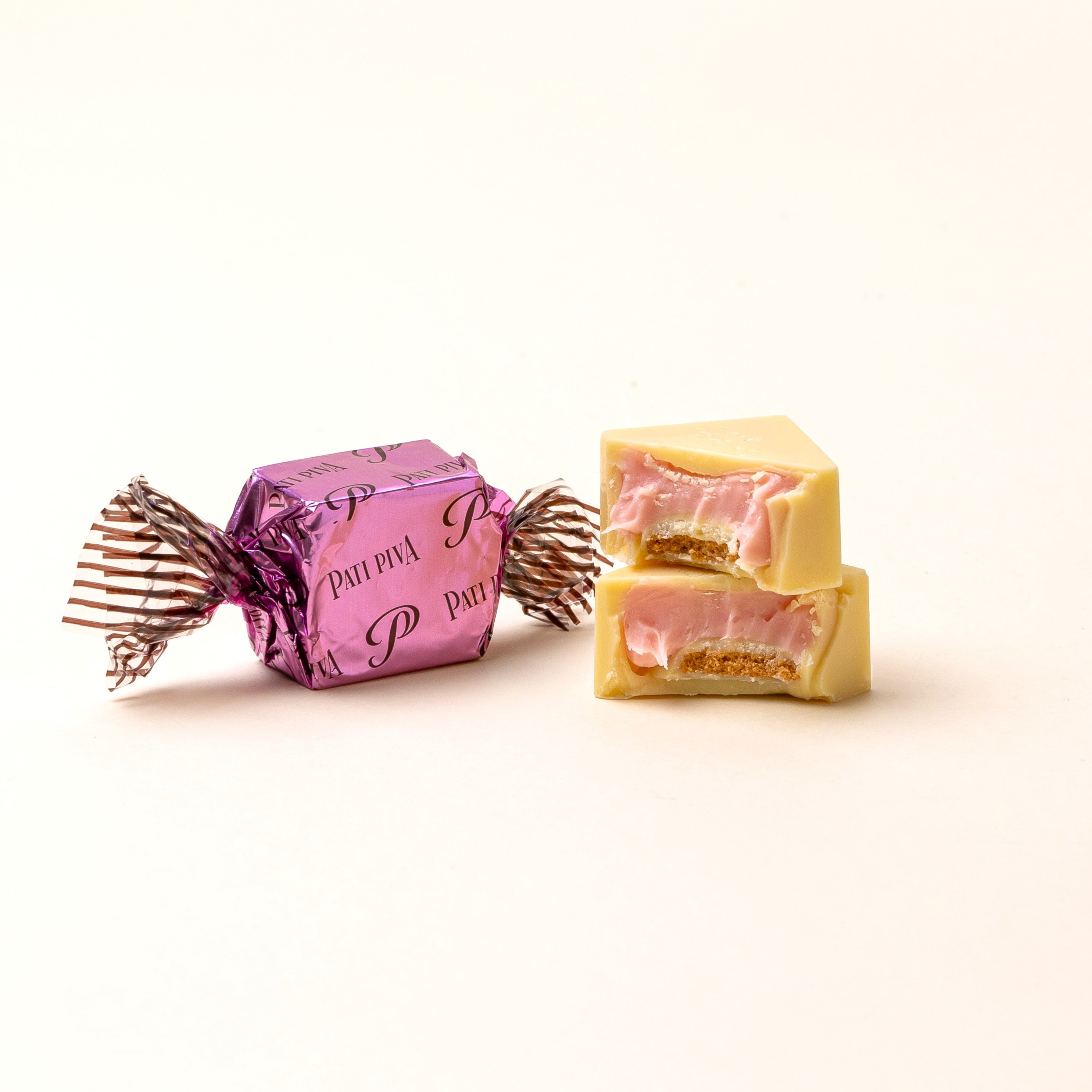 Bruxinha Rosa Pati Piva | Bombom com Brigadeiro Rosa e Biscoito