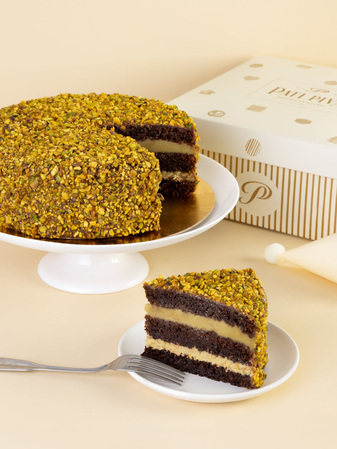 Bolo de Chocolate com Brigadeiro de Pistache | Pati Piva